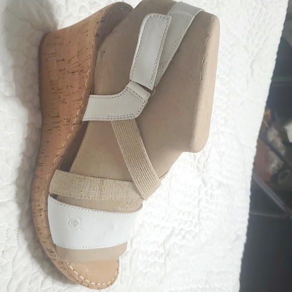 Born | Shoes | Born Tan And White Sandals | Poshmark